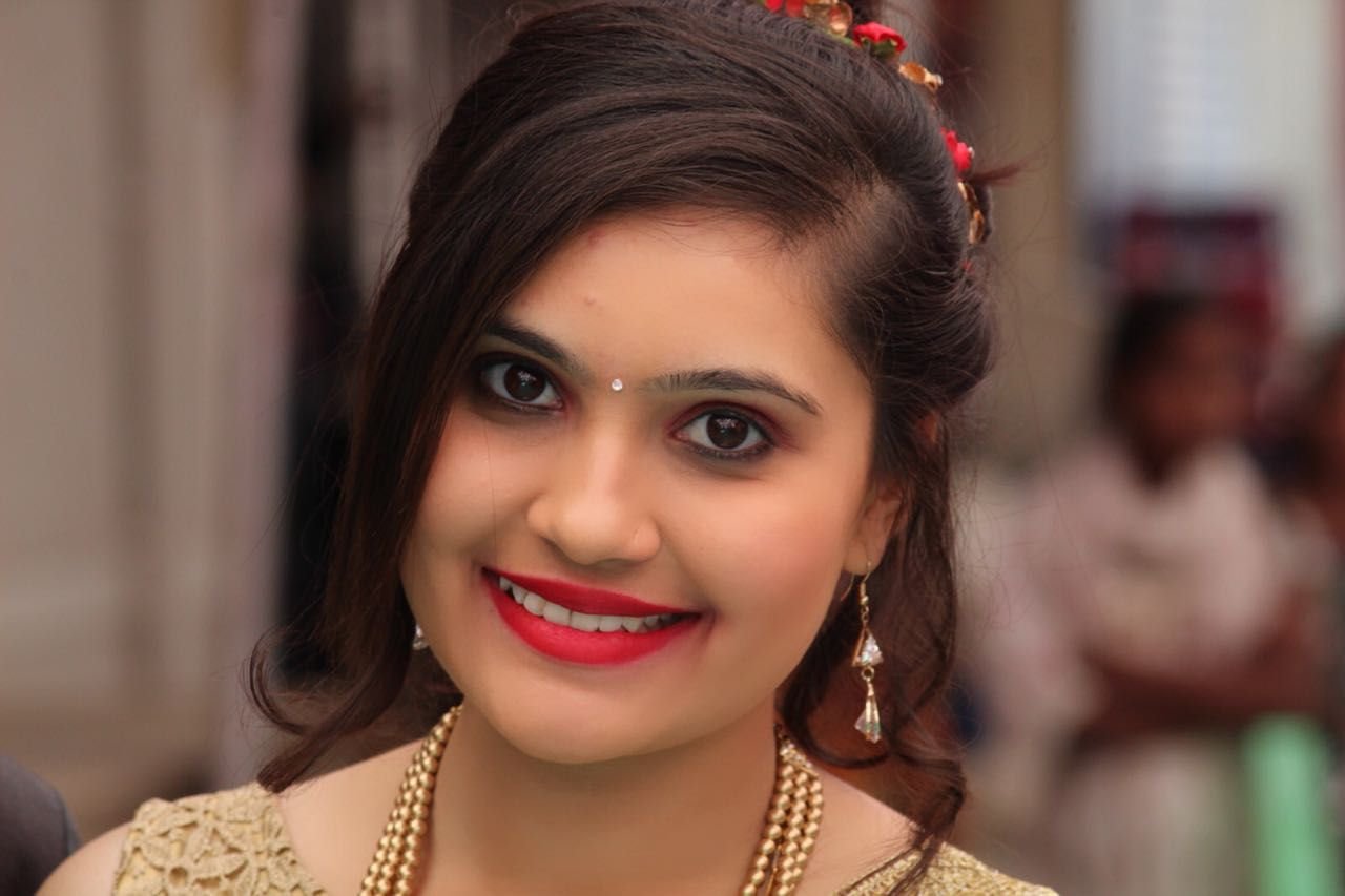 About Us - Khushbu Shah